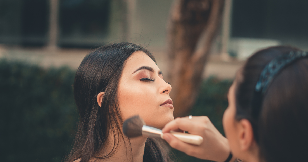 HD Makeup vs Normal Makeup: Key Difference & Application Tip